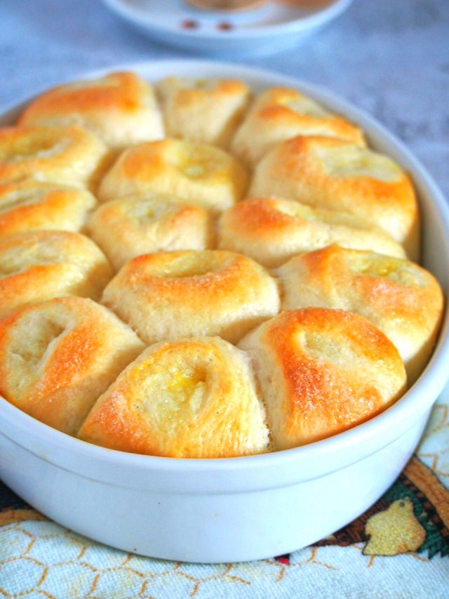 Soft and Buttery Sugar Buns | Woman Scribbles