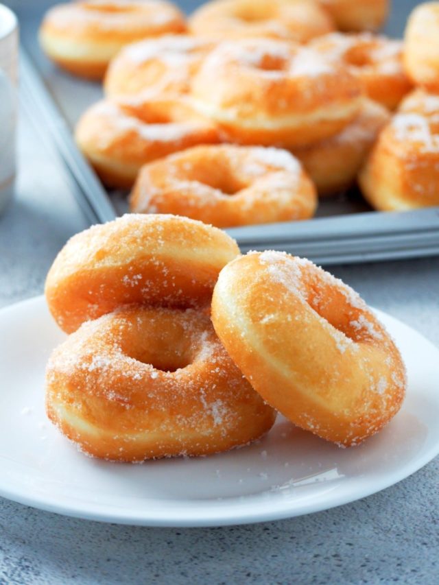 Basic Fried Donuts | Woman Scribbles