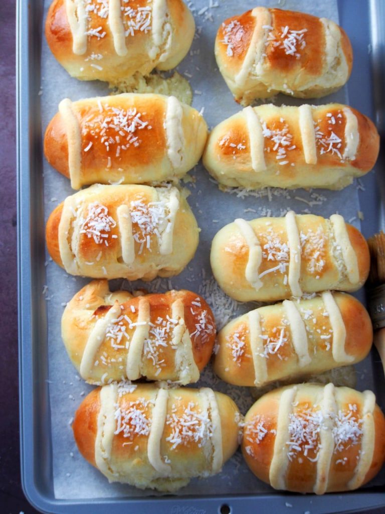 Coconut Buns with Sweet and Milky Coconut Filling | Woman Scribbles