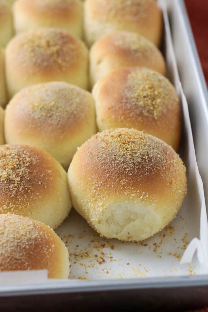 Pandesal (Filipino Bread Rolls): Step By Step Guide To Perfectly Fluffy ...